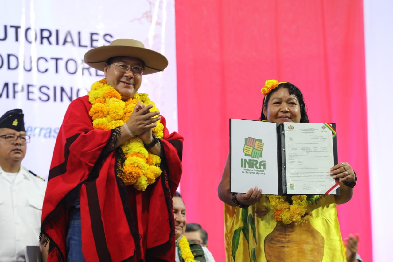 ABI - El Presidente del Estado Luis Arce entregó títulos del INRA en Tarija